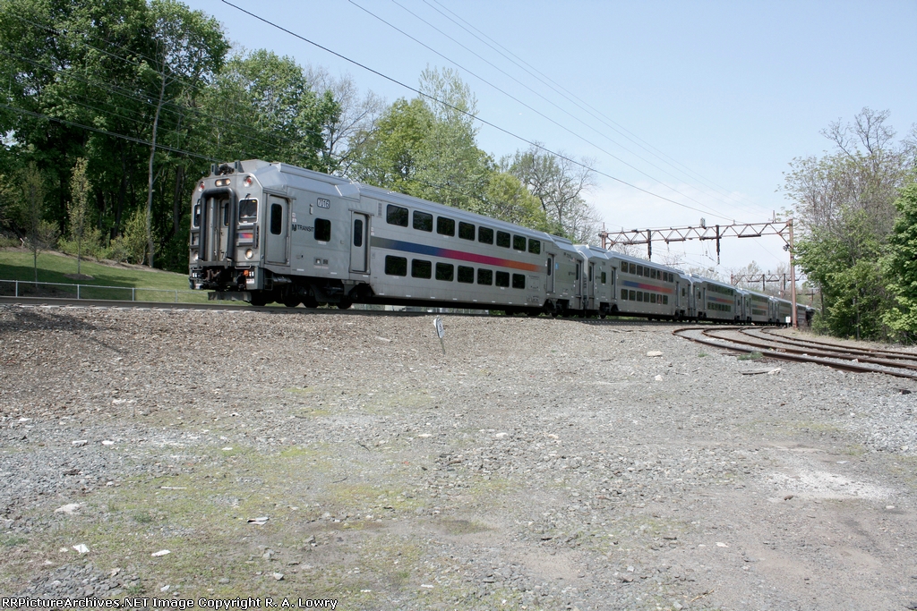 NJT 7016 Just North of Morristown Station
